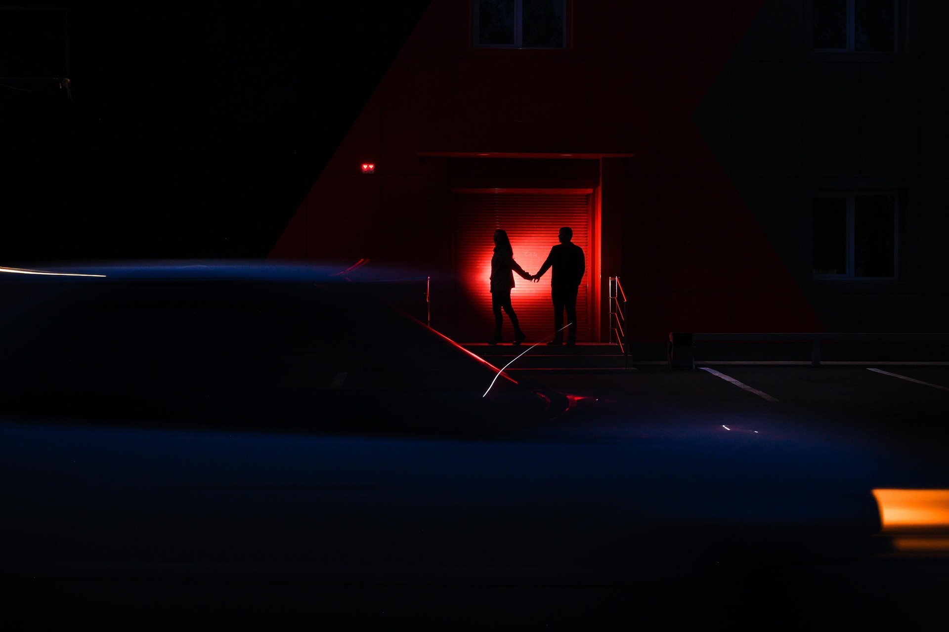 Das Spiel mit den Reizen: Floating Tank & Dunkelretreat - Richard Staudner